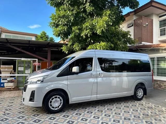 TOYOTA HIACE COMMUTER 4WD AT 2023 - AUTO EXPORT COMPANY